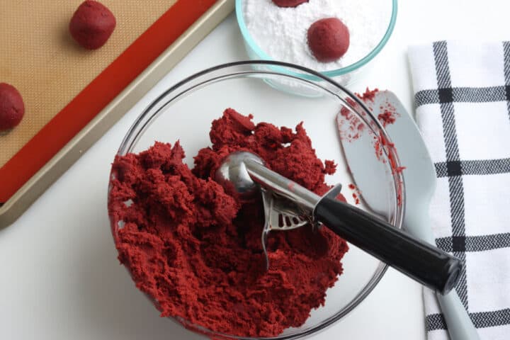 Red Velvet Crinkle Cookies - One Hot Oven®