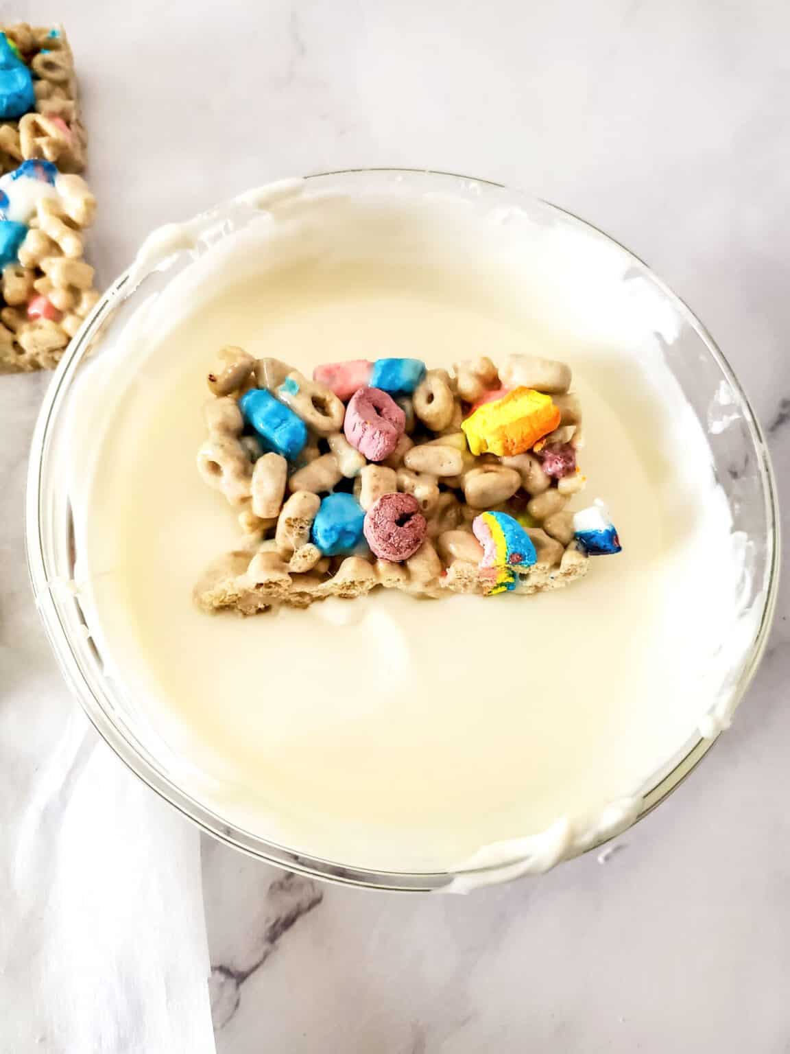 Lucky Charms Cereal Bars - One Hot Oven®
