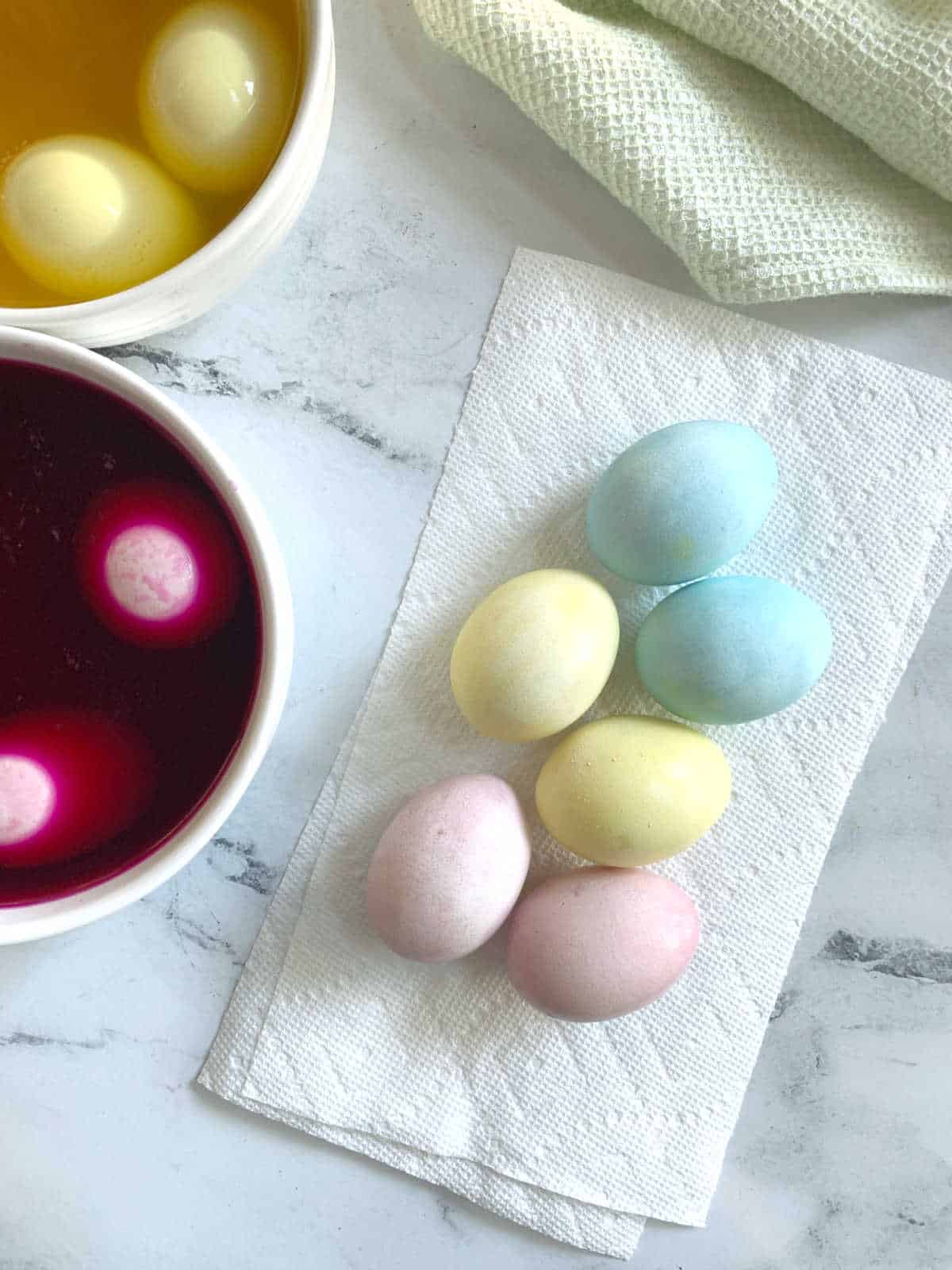 How to Naturally Dye Easter Eggs - One Hot Oven