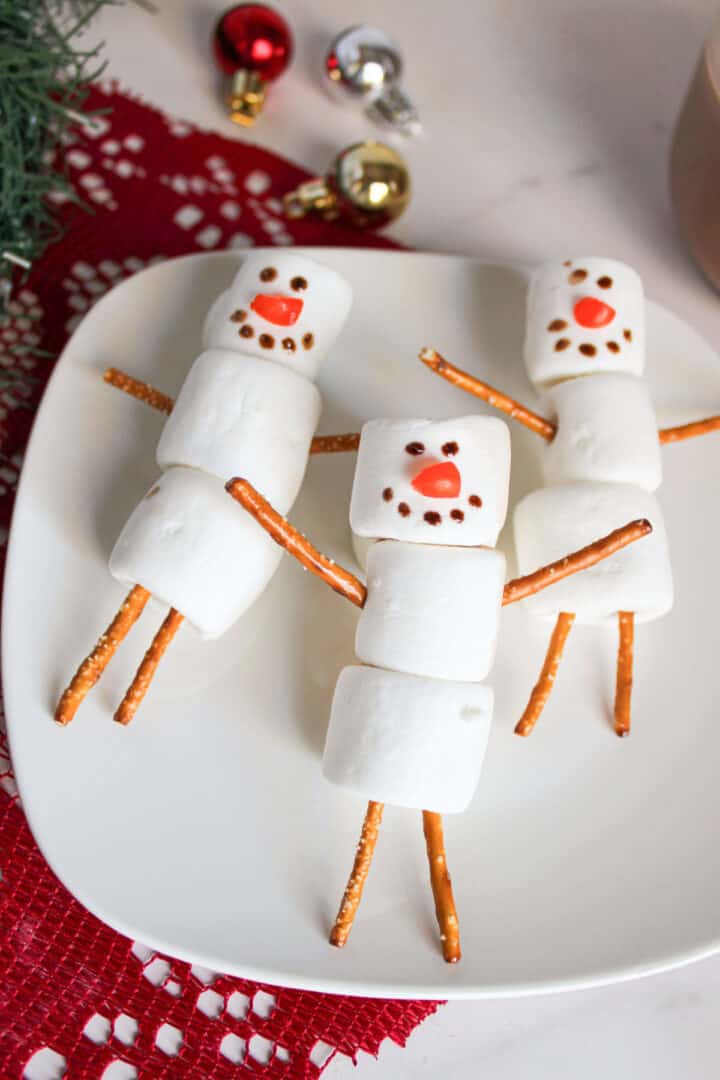 Marshmallow Snowmen For Hot Chocolate - One Hot Oven®